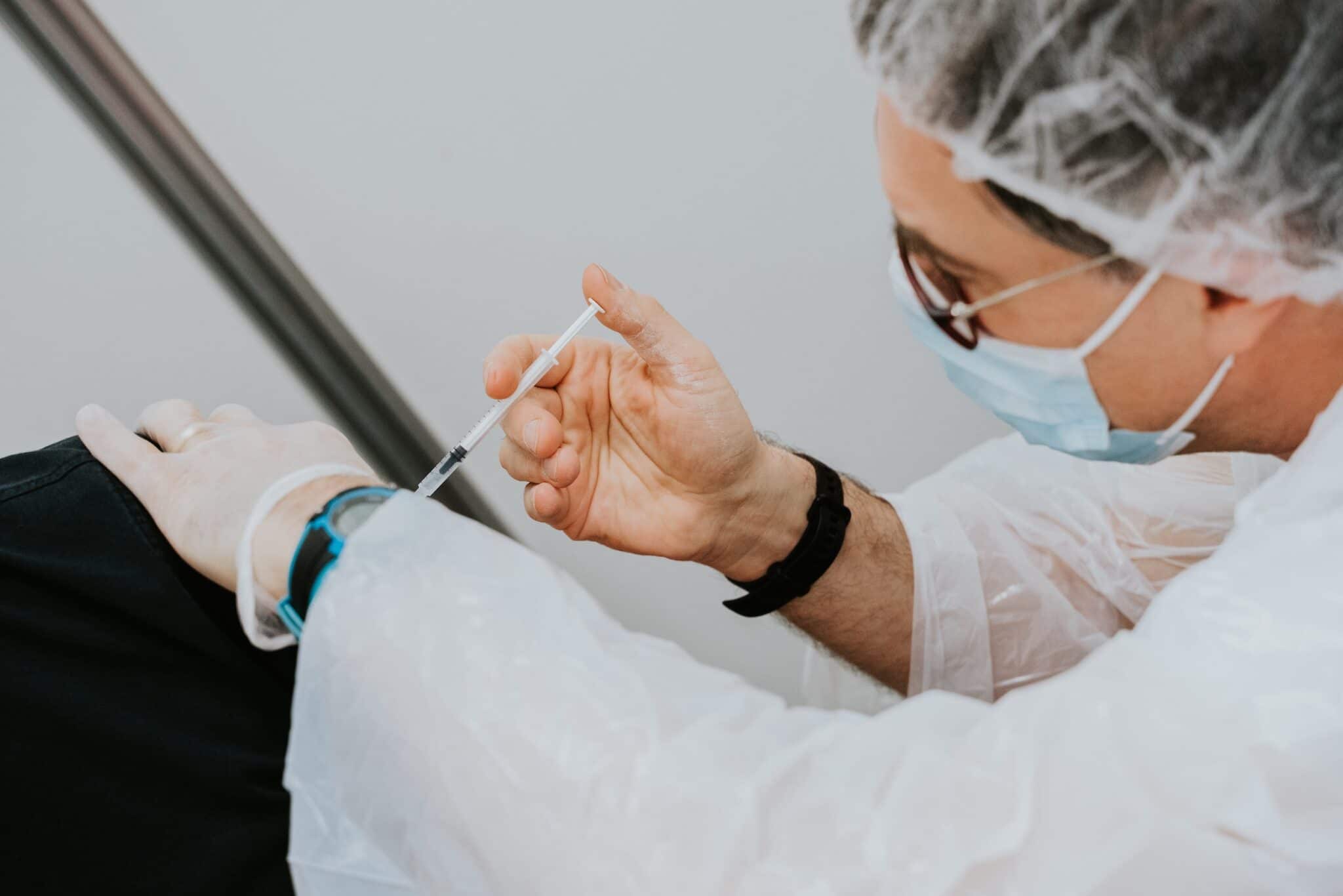 How to Receive a COVID-19 Vaccine: Community Pharmacy - Community Pharmacy